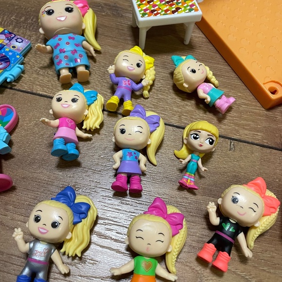 JoJo Siwa | Toys | Just Play Jojo Siwa Jojos World Mini Dolls And ...